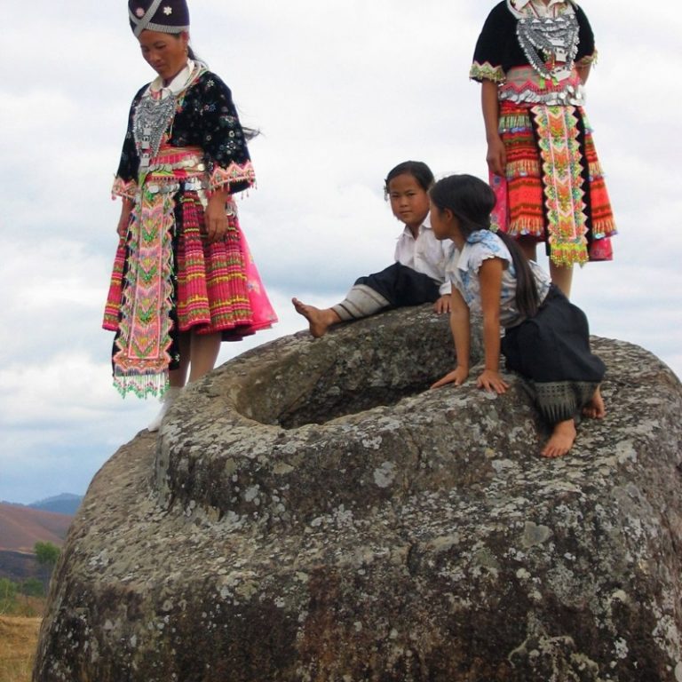 Odkryto właśnie sto "pucharów pijanych gigantów", czyli skalnych słojów ...